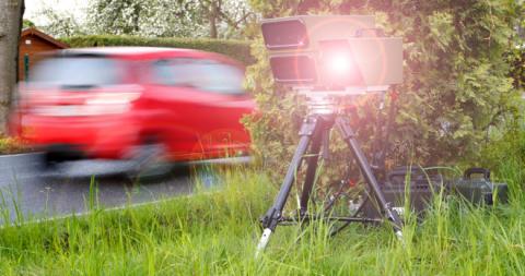 Innovative Geschäftsfelderweiterung: Polizei startet Drive-Thru Selfie ...